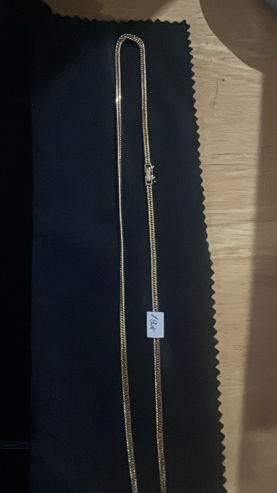 Cadena Tipo Curb Plana en Oro 18K — 20” – MG Real Gold Jewelry
